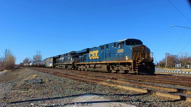 CSX 5303 & NS 8143